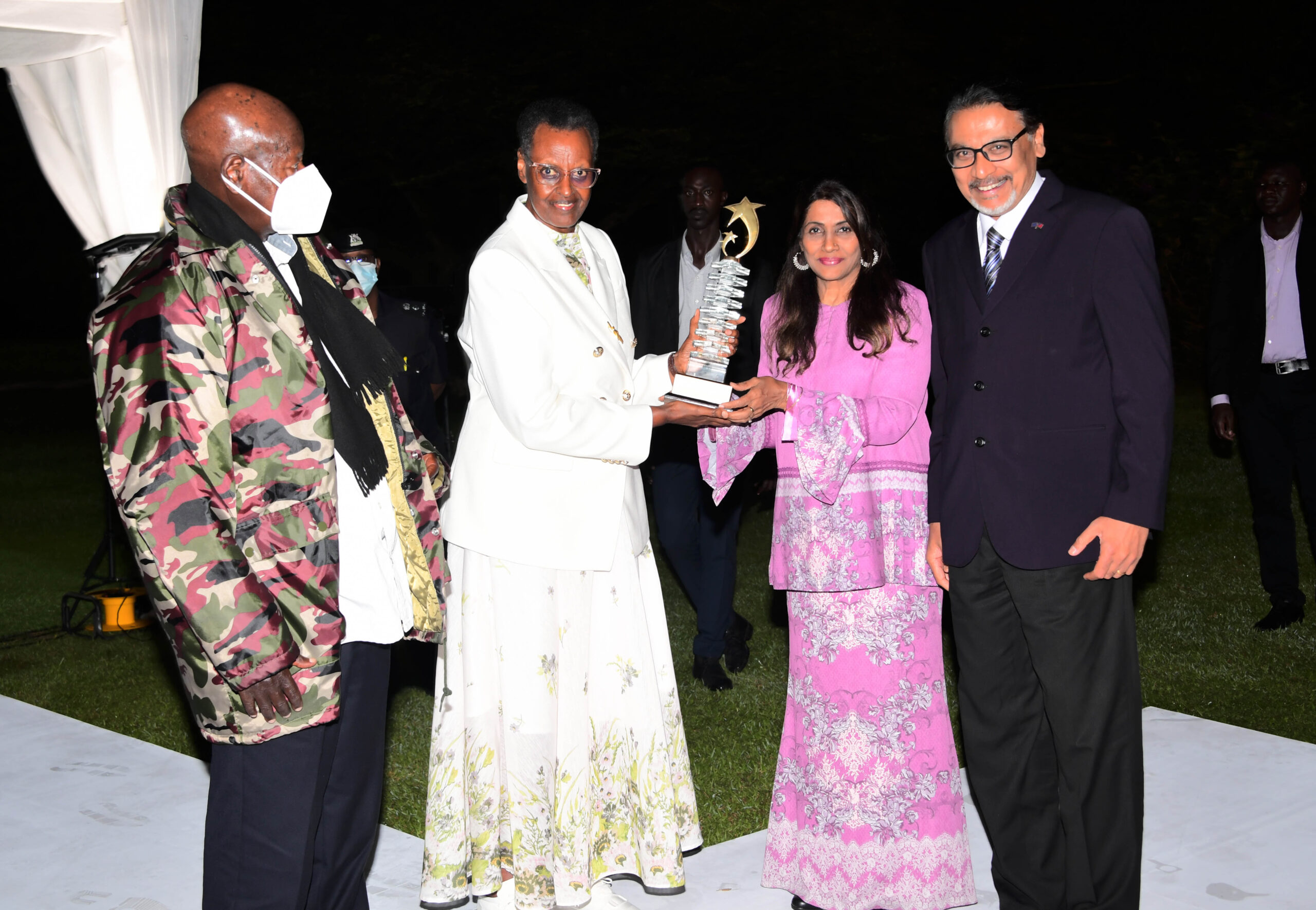 FIRST LADY JANET MUSEVENI RECEIVES INTERNATIONAL WOMEN ICON AWARD ...